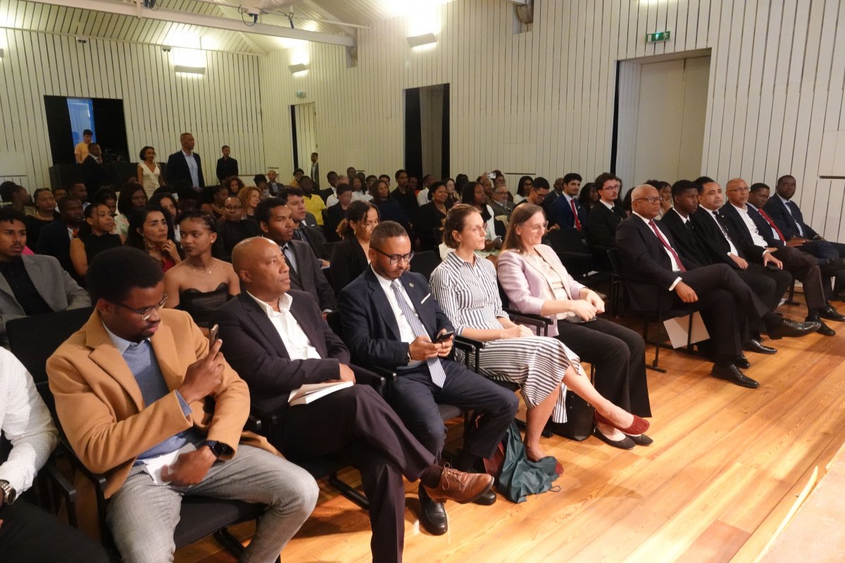 Entrega de prémios da União dos Estudantes Cabo-verdianos em Lisboa na ... Entrega de prémios da União dos Estudantes Cabo-verdianos em Lisboa na ...